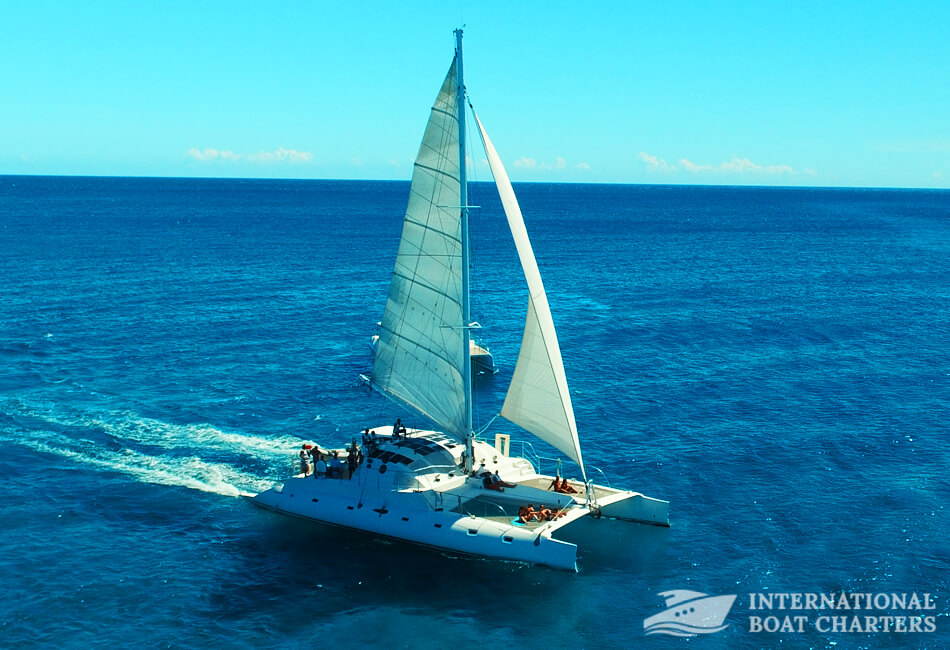 70.5 Ft/ 21.5m Luxury Sailing Customized Catamaran